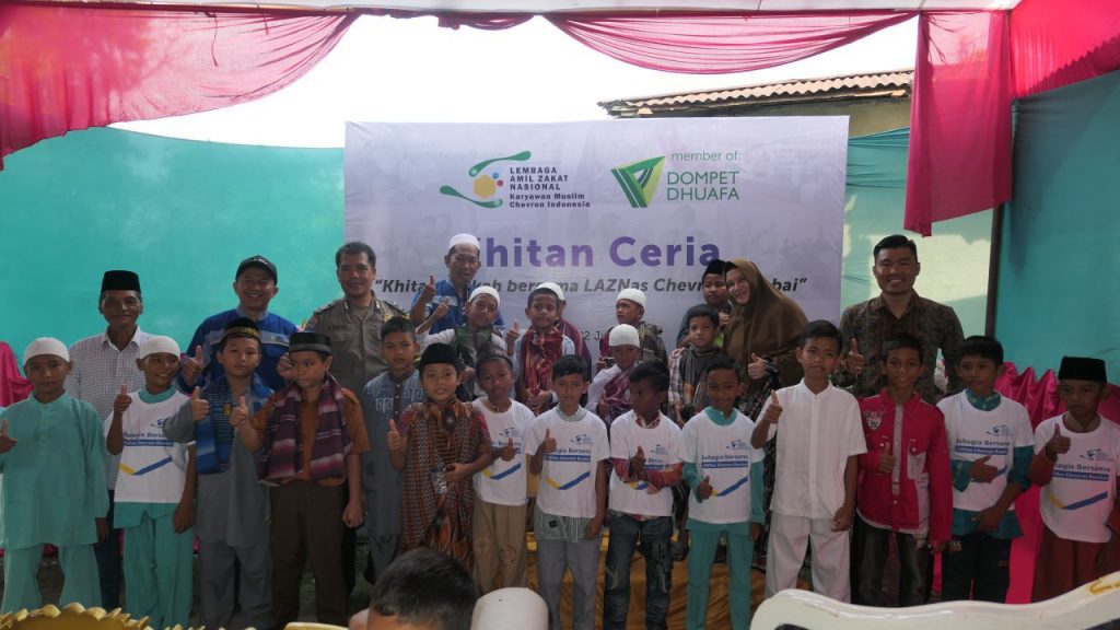 LAZNas Chevron Rumbai Khitan Ratusan anak Dhuafa | HALUANPOS.COM